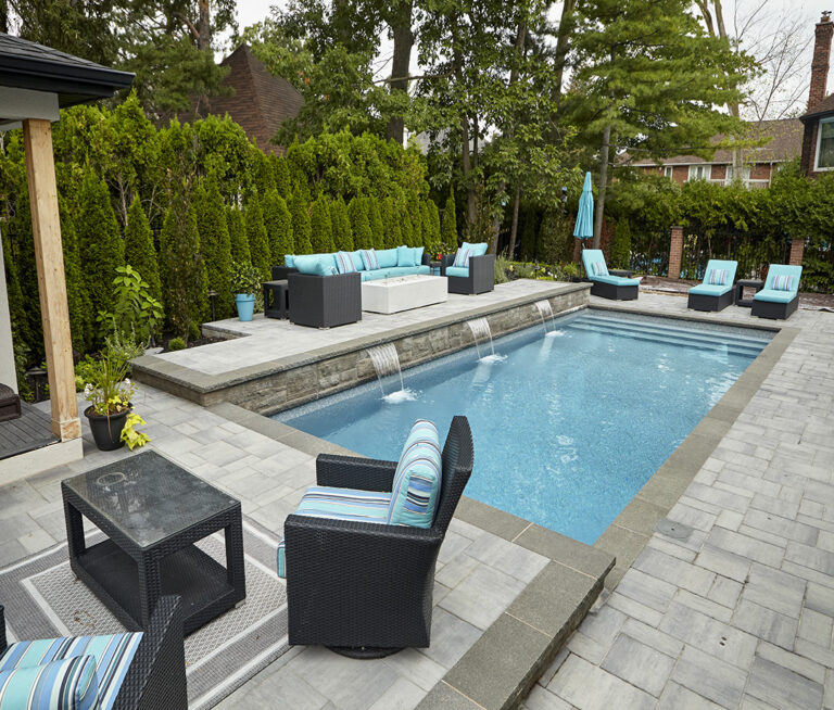 Outdoor Vinyl Pool– Over 700 ft2 surface area (With Vinyl over steel ...